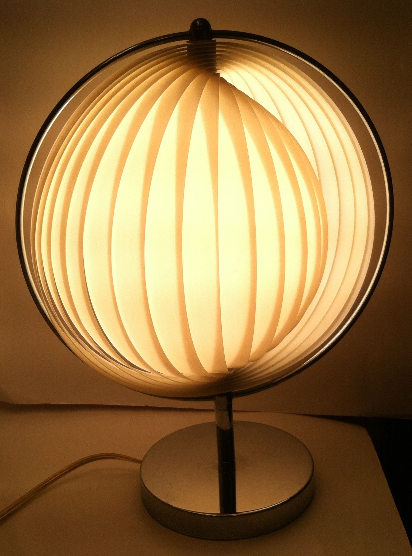 Table Lamps: Styles, Materials, and Placement Guide - Lamping Home